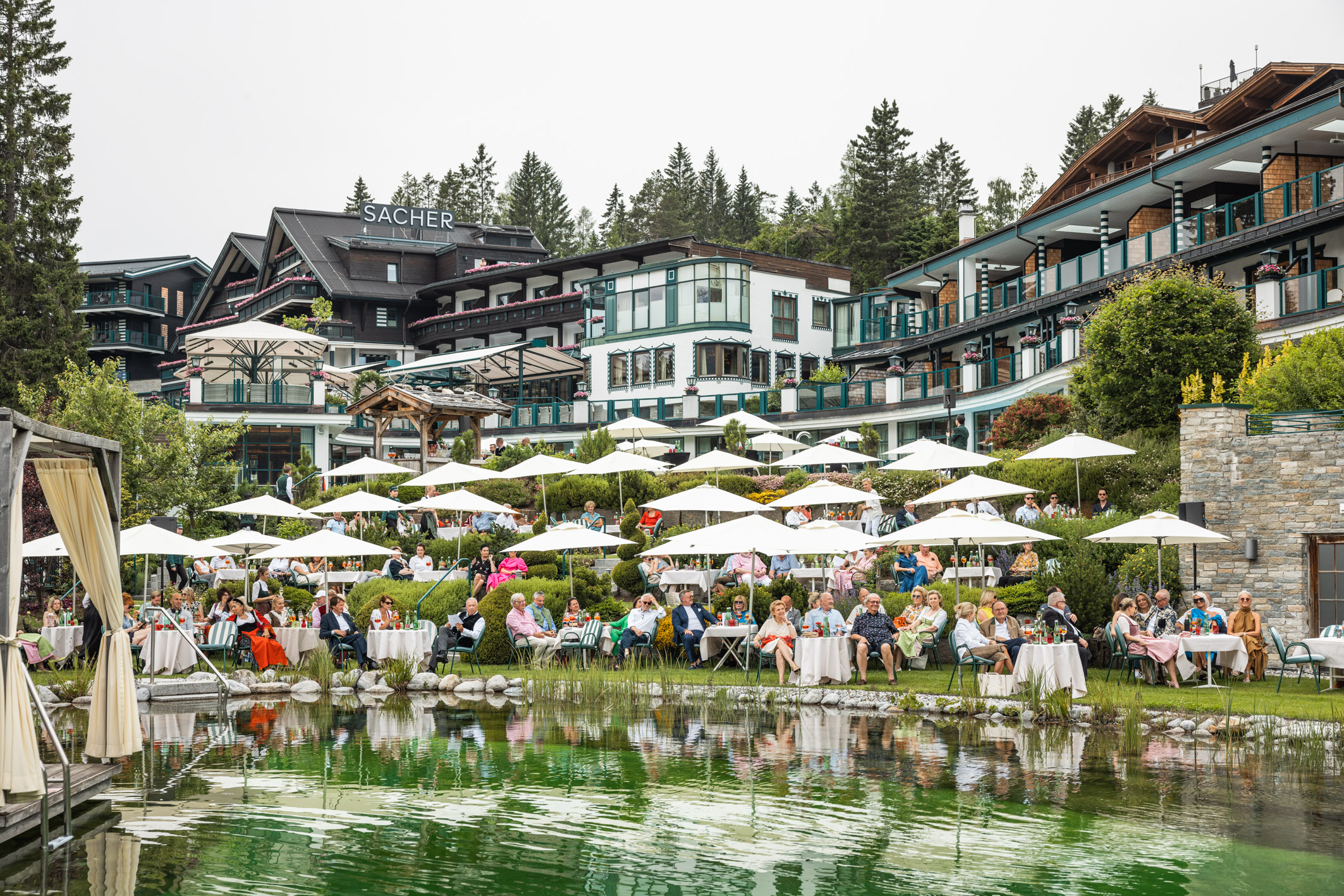 Bergauf mit Cultour auf der bezauberndsten Seebühne im Alpin Resort ...