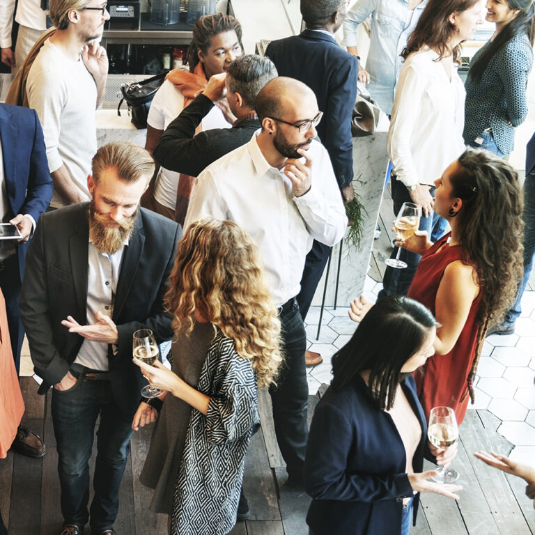 Effektives Networking: 10 Tipps für den Aufbau wertvoller Kontakte ...